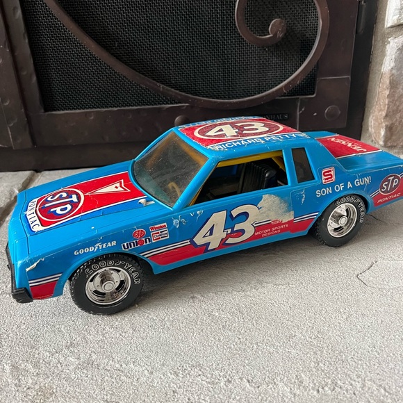 Toys | Ertl Richard Petty 43 Stp 198 Vintage Chevrolet Race Car Nascar ...